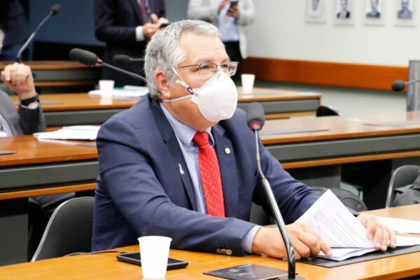 GT na Câmara avança no consenso sobre número dos profissionais da ...